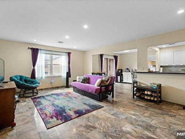 condo with 1 bedroom, North Bergen NJ ES104869716