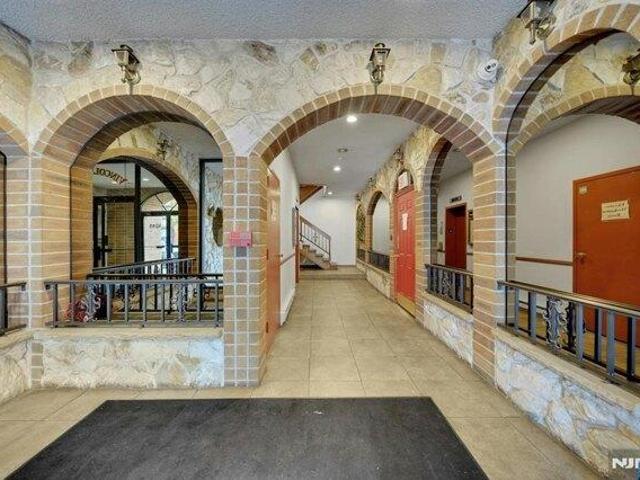 condo with 1 bedroom, North Bergen NJ ES104236799
