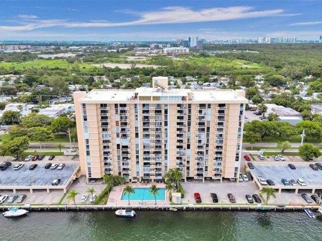 condo with 1 bedroom, North Miami FL DS88301123