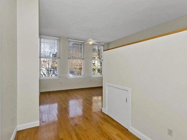 condo with 1 bedroom, Northampton MA ES103184555
