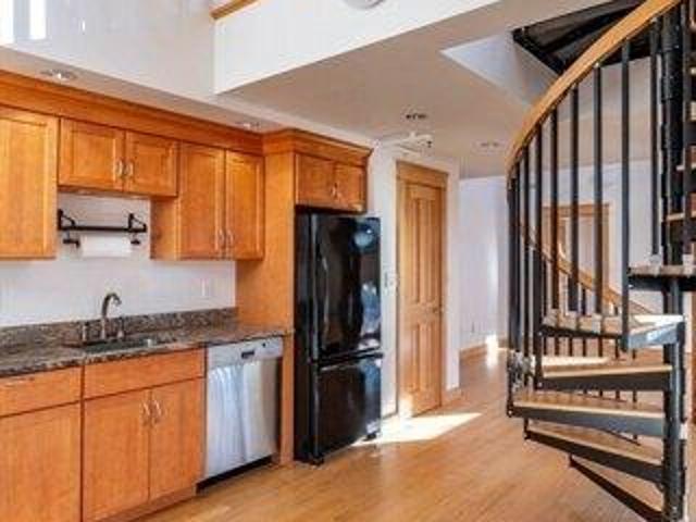 condo with 1 bedroom, Northampton MA ES103185375