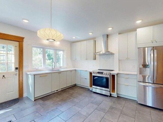 condo with 1 bedroom, Northampton MA ES103437573