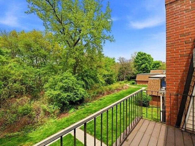 condo with 1 bedroom, Northampton MA ES103664140