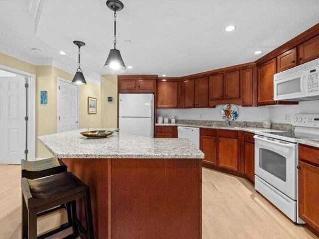 condo with 1 bedroom, Northborough MA ES104408231