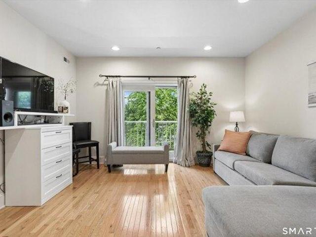 condo with 1 bedroom, Norwalk CT ES103189686