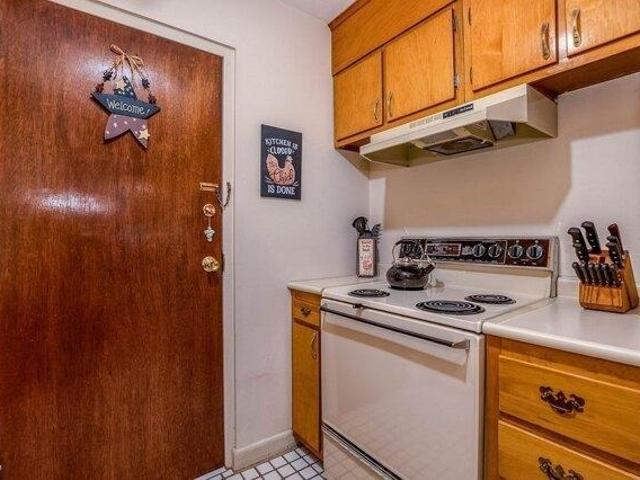 condo with 1 bedroom, Norwood MA ES103808892