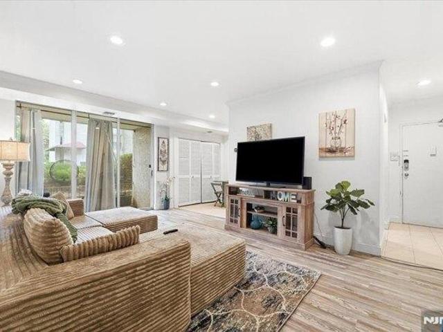 condo with 1 bedroom, Nutley NJ DLS102729116