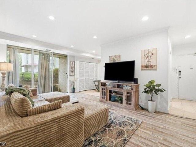 condo with 1 bedroom, Nutley NJ DS103189525