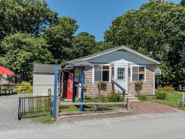 condo with 1 bedroom, Oak Bluffs MA ES105094875