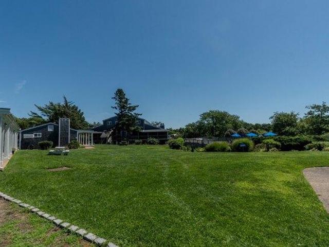 condo with 1 bedroom, Oak Bluffs MA ES105157500