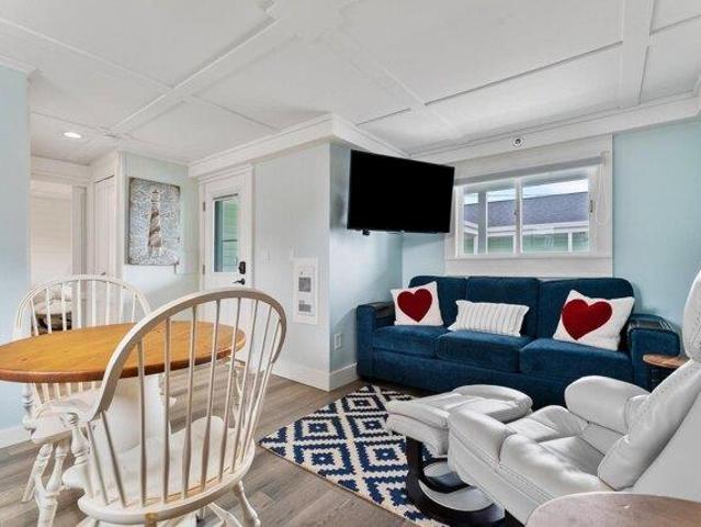 condo with 1 bedroom, Old Orchard Beach ME ES104043240
