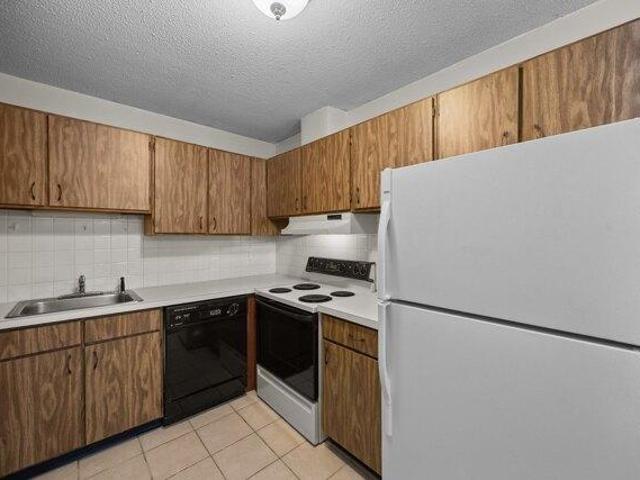 condo with 1 bedroom, Oxford MA ES105651467