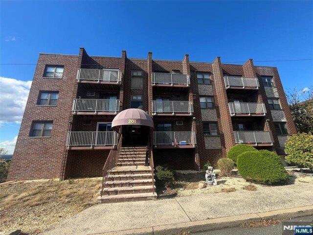 condo with 1 bedroom, Palisades Park NJ DLS101798858