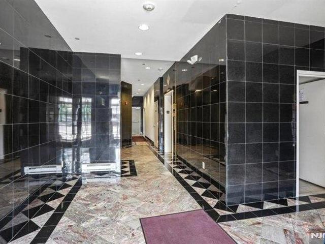 condo with 1 bedroom, Palisades Park NJ ES104411240