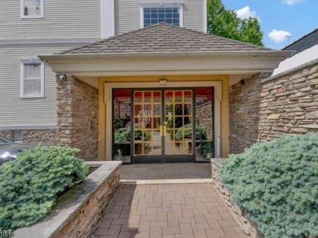 condo with 1 bedroom, Passaic NJ DS104187959