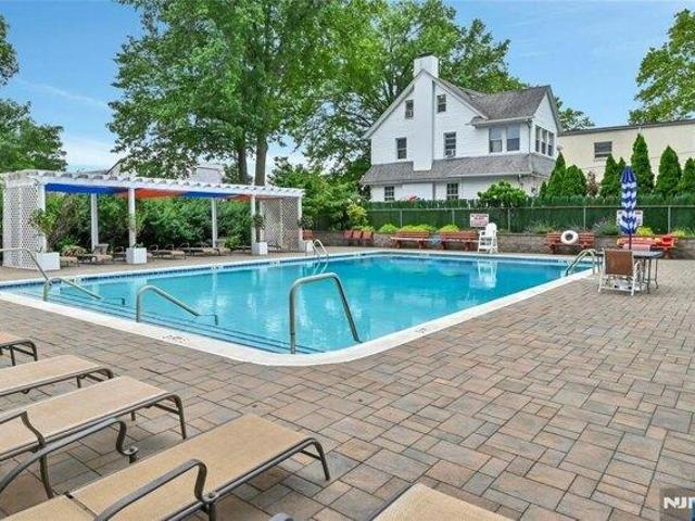 condo with 1 bedroom, Passaic NJ ES104237503