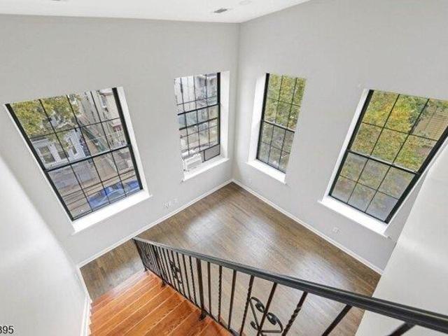condo with 1 bedroom, Paterson NJ DS102729087