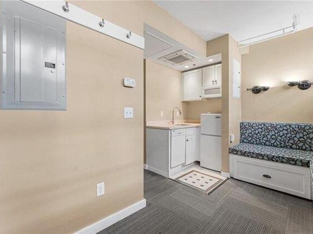 condo with 1 bedroom, Providence RI ES103969067
