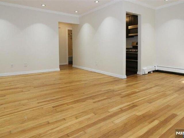 condo with 1 bedroom, Ramsey NJ ES104609113