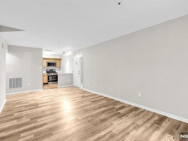 condo with 1 bedroom, Ramsey NJ ES104718077