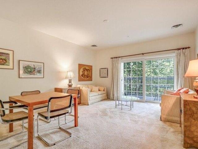 condo with 1 bedroom, Reading MA ES104079057