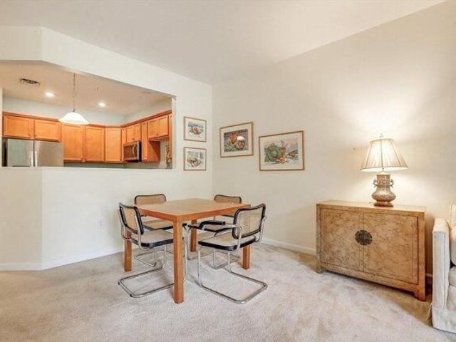 condo with 1 bedroom, Reading MA ES105040431