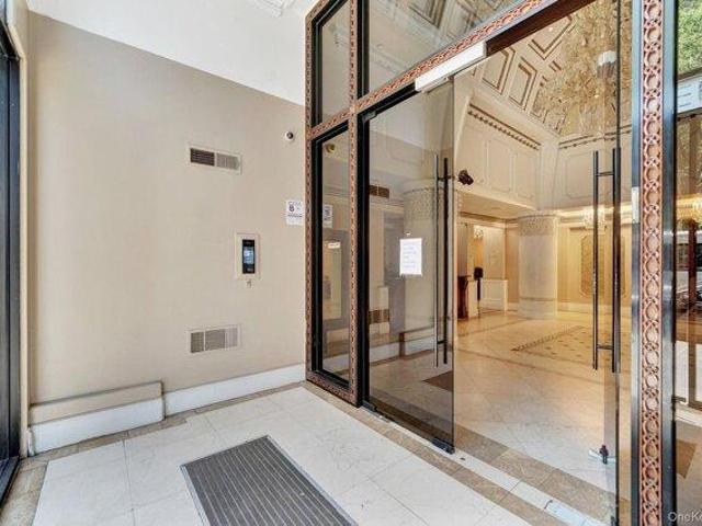 condo with 1 bedroom, Rego Park NY ES103623863