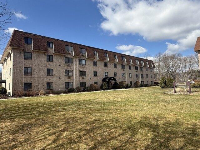 condo with 1 bedroom, Rockland MA DS102671186
