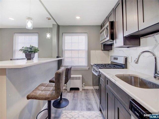 condo with 1 bedroom, Rutherford NJ DLS101999243