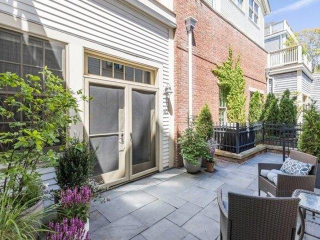 condo with 1 bedroom, Sag Harbor NY ES104922339