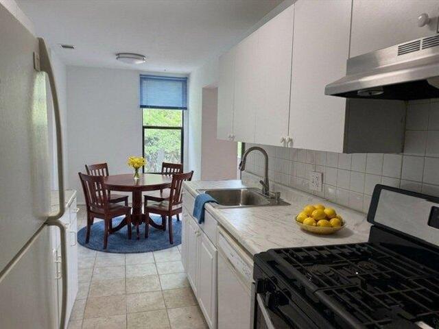 condo with 1 bedroom, Shrewsbury MA DS103927745
