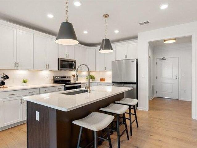 condo with 1 bedroom, Shrewsbury MA ES103774197