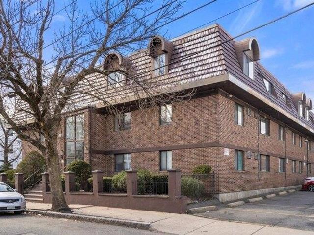 condo with 1 bedroom, Somerville MA DS104045544