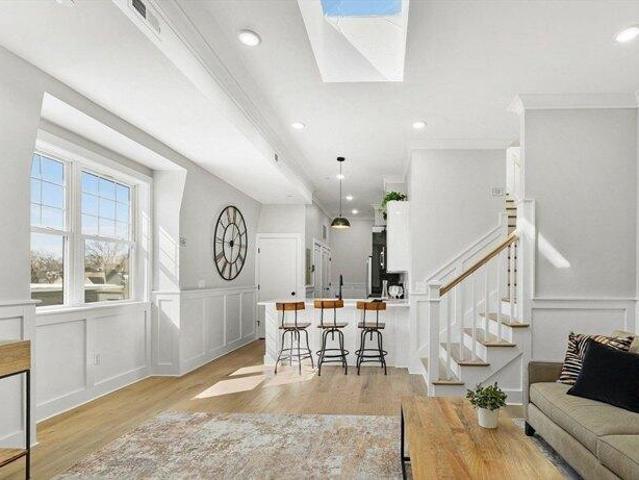condo with 1 bedroom, Somerville MA DS104149018