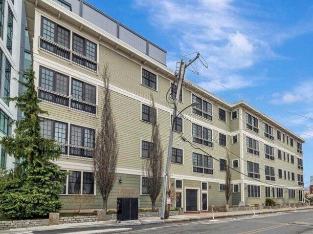 condo with 1 bedroom, Somerville MA DS103074134
