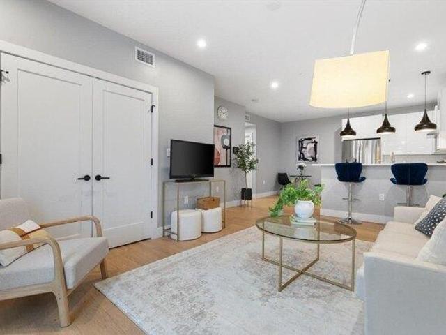 condo with 1 bedroom, Somerville MA ES103437847
