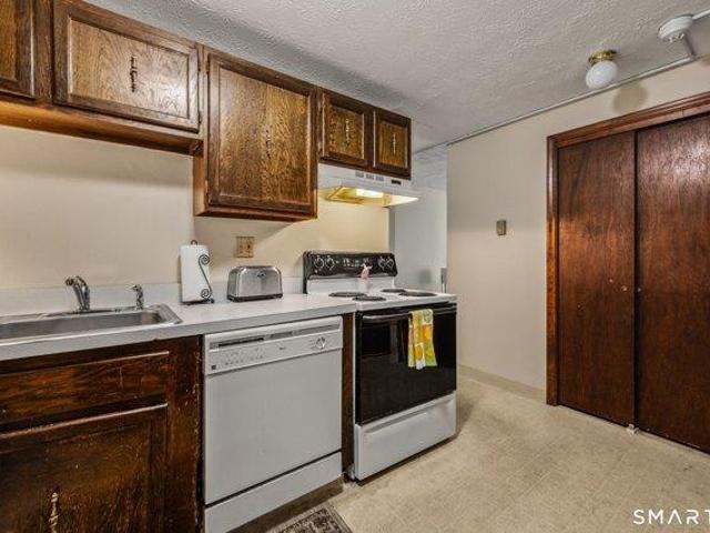 condo with 1 bedroom, South Windsor CT ES104852695