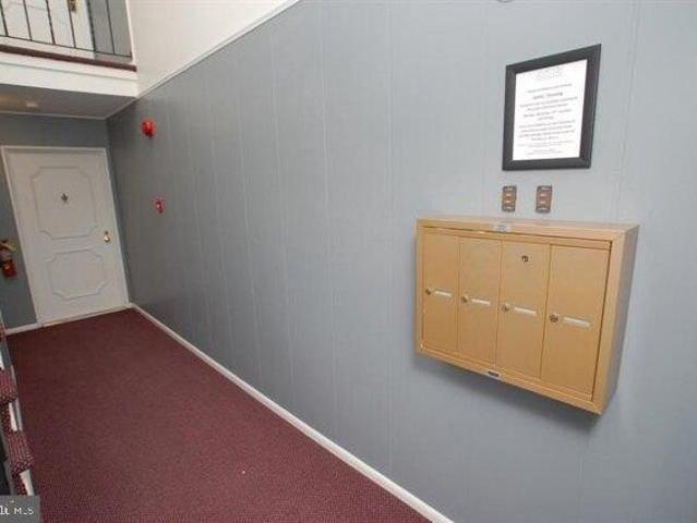 condo with 1 bedroom, Southampton PA ES103627013