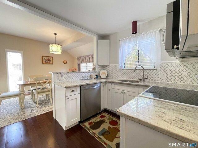 condo with 1 bedroom, Southbury CT DS102583695
