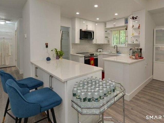 condo with 1 bedroom, Southbury CT ES105191176