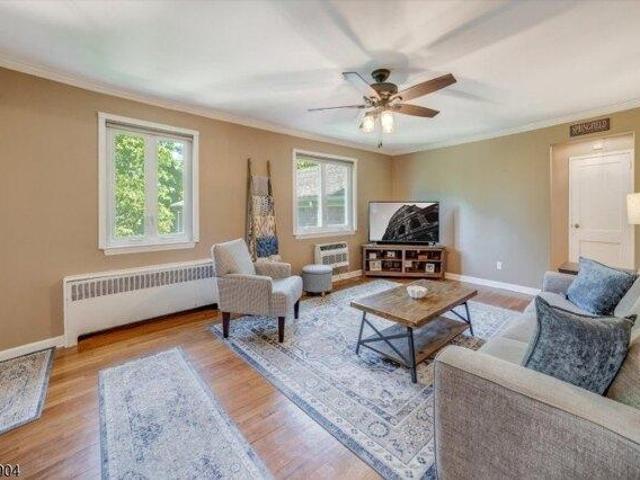 condo with 1 bedroom, Springfield NJ ES104609215