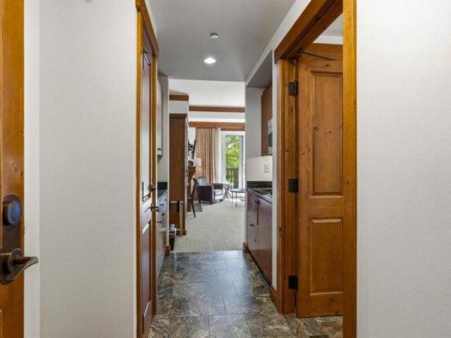 condo with 1 bedroom, Stowe VT DS104042072