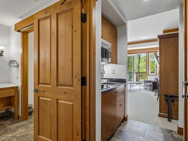 condo with 1 bedroom, Stowe VT DS104352677
