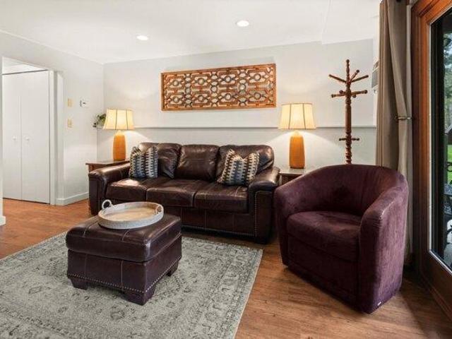 condo with 1 bedroom, Stowe VT ES104075430
