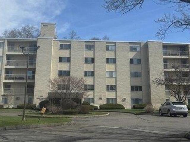 condo with 1 bedroom, Stoneham MA DS102412062