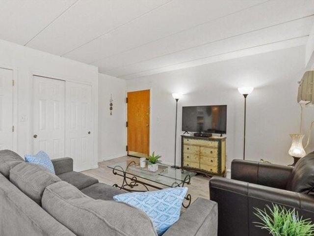 condo with 1 bedroom, Stoneham MA DS103930521