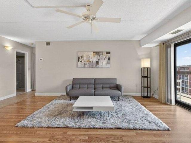 condo with 1 bedroom, Stoneham MA ES103224163