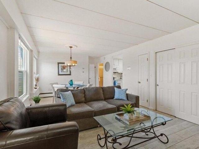 condo with 1 bedroom, Stoneham MA ES103433117