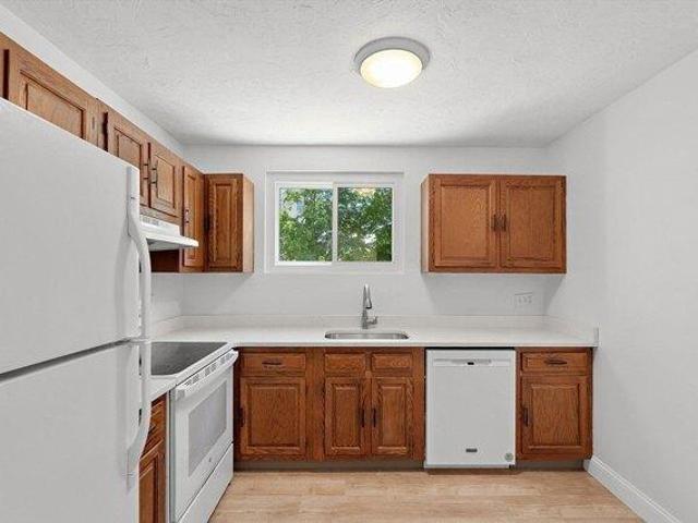 condo with 1 bedroom, Stoneham MA ES103435866