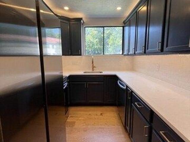 condo with 1 bedroom, Stoneham MA ES105094365
